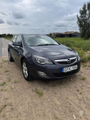 Opel Astra 2010 in Kaunas, with an engine capacity of 1.69 L and mileage of 213 thousand km for 2300 €, photo  on AUTOMOTO.COM.LV