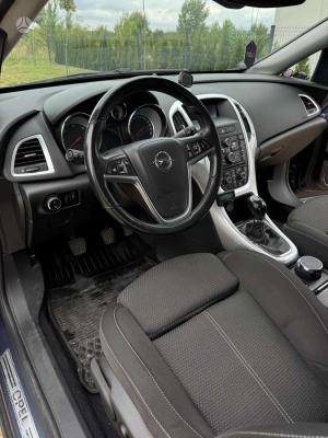 Opel Astra 2010 in Kaunas, with an engine capacity of 1.69 L and mileage of 213 thousand km for 2300 €, photo 6 on AUTOMOTO.COM.LV