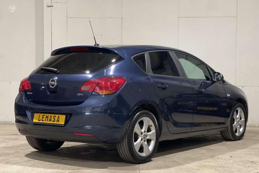 Opel Astra 2010 in Klaipeda, with an engine capacity of 0.00 L and mileage of 151 thousand km for 3999 €, photo 5 on AUTOMOTO.COM.LV