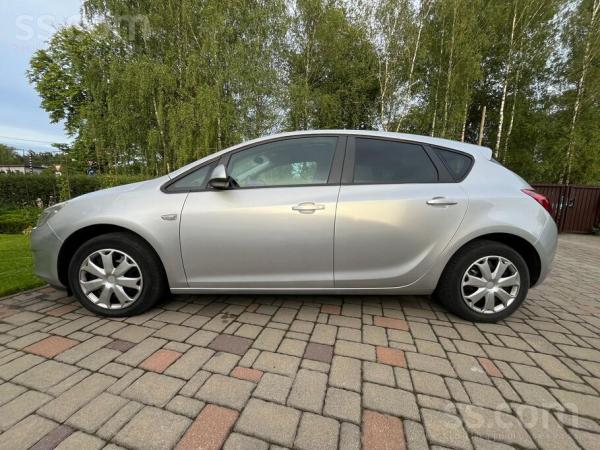 Opel Astra 2011 Rīga, ar dzinēja tilpumu 1.70 L un nobraukumu 230 tūkst. km par 3200 €, foto 11 vietnē AUTOMOTO.COM.LV