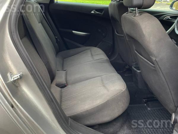 Opel Astra 2011 Rīga, ar dzinēja tilpumu 1.70 L un nobraukumu 230 tūkst. km par 1990 €, foto 7 vietnē AUTOMOTO.COM.LV