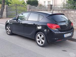 Opel Astra 2011 in Klaipeda, with an engine capacity of 1.70 L and mileage of 193 thousand km for 2500 €, photo 2 on AUTOMOTO.COM.LV