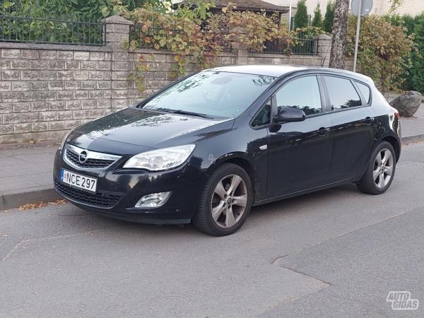 Opel Astra 2011 in Klaipeda, with an engine capacity of 1.70 L and mileage of 193 thousand km for 2500 €, photo 5 on AUTOMOTO.COM.LV