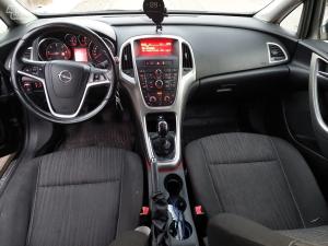 Opel Astra 2011 in Klaipeda, with an engine capacity of 1.70 L and mileage of 193 thousand km for 2500 €, photo 6 on AUTOMOTO.COM.LV
