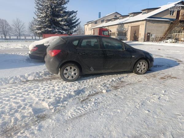 Opel Astra 2011 in Marijampole, with an engine capacity of 2.00 L and mileage of 284 thousand km for 2299 €, photo 2 on AUTOMOTO.COM.LV