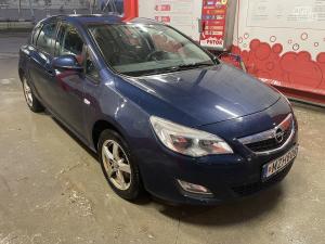 Opel Astra 2011 in Klaipeda, with an engine capacity of 1.70 L and mileage of 260 thousand km for 2200 €, photo 2 on AUTOMOTO.COM.LV