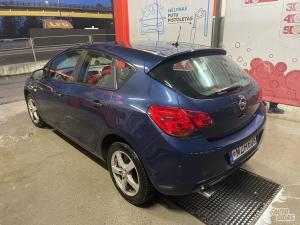 Opel Astra 2011 in Klaipeda, with an engine capacity of 1.70 L and mileage of 260 thousand km for 2200 €, photo 5 on AUTOMOTO.COM.LV