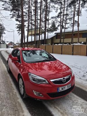 Opel Astra 2011 in Vilnius, with an engine capacity of 1.70 L and mileage of 293 thousand km for 2350 €, photo 2 on AUTOMOTO.COM.LV