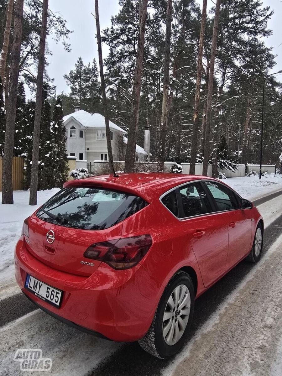 Opel Astra 2011 in Vilnius, with an engine capacity of 1.70 L and mileage of 293 thousand km for 2350 €, photo 4 on AUTOMOTO.COM.LV