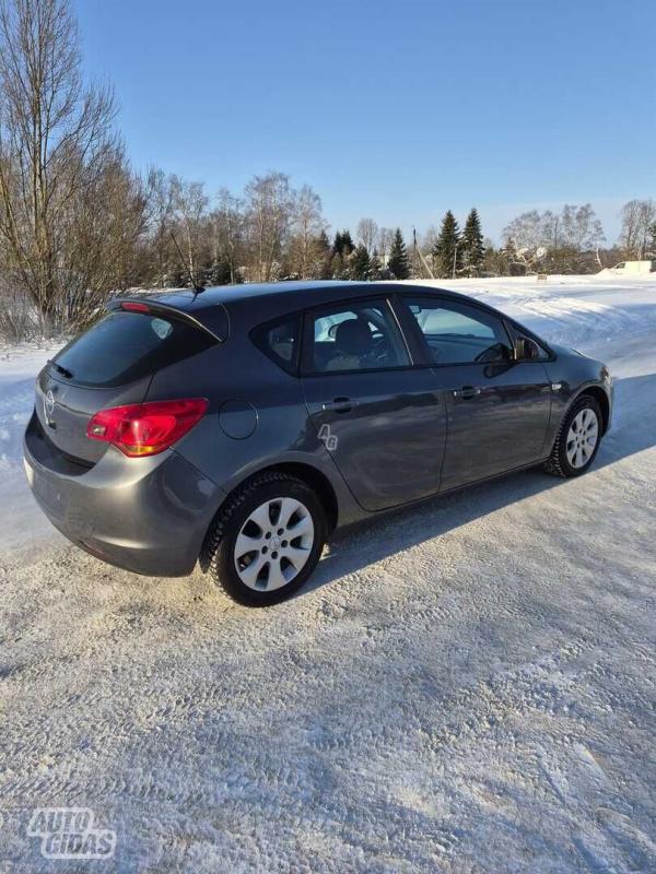 Opel Astra 2011 Kelmė, ar dzinēja tilpumu 1.70 L un nobraukumu 220 tūkst. km par 2750 €, foto 2 vietnē AUTOMOTO.COM.LV