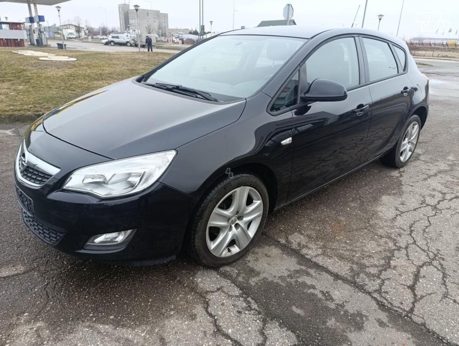 Opel Astra 2011 in Kretinga, with an engine capacity of 1.40 L and mileage of 182 thousand km for 3750 €, photo 1 on AUTOMOTO.COM.LV