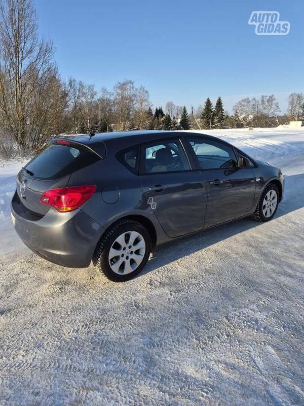 Opel Astra 2011 Kelmė, ar dzinēja tilpumu 1.70 L un nobraukumu 240 tūkst. km par 2600 €, foto 4 vietnē AUTOMOTO.COM.LV