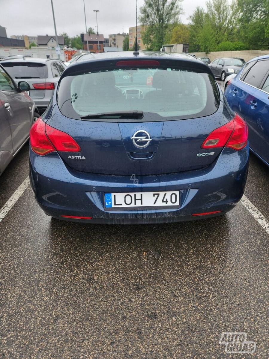 Opel Astra 2011 in Kaunas, with an engine capacity of 1.30 L and mileage of 246 thousand km for 3000 €, photo 3 on AUTOMOTO.COM.LV
