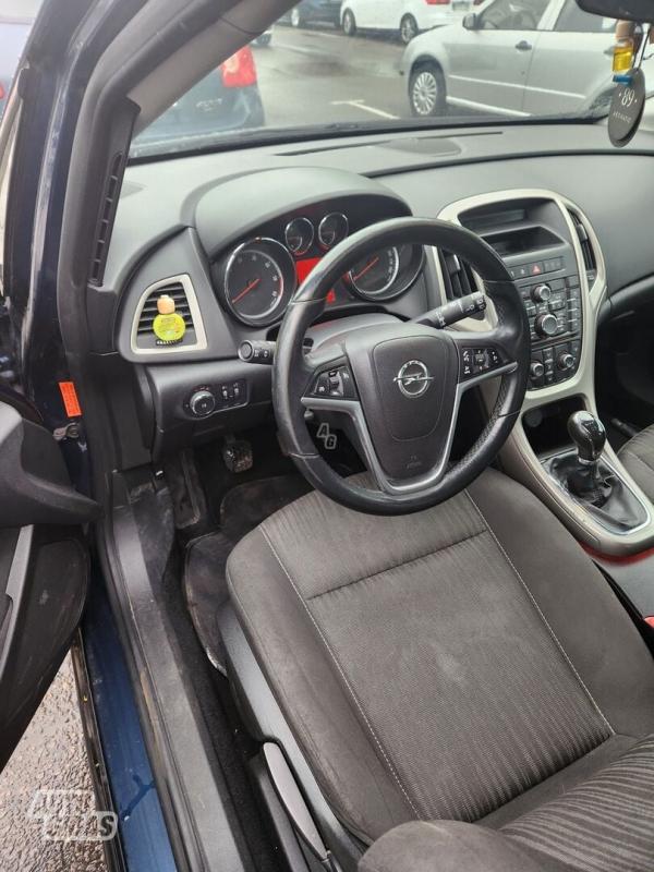 Opel Astra 2011 in Kaunas, with an engine capacity of 1.30 L and mileage of 246 thousand km for 3000 €, photo 6 on AUTOMOTO.COM.LV
