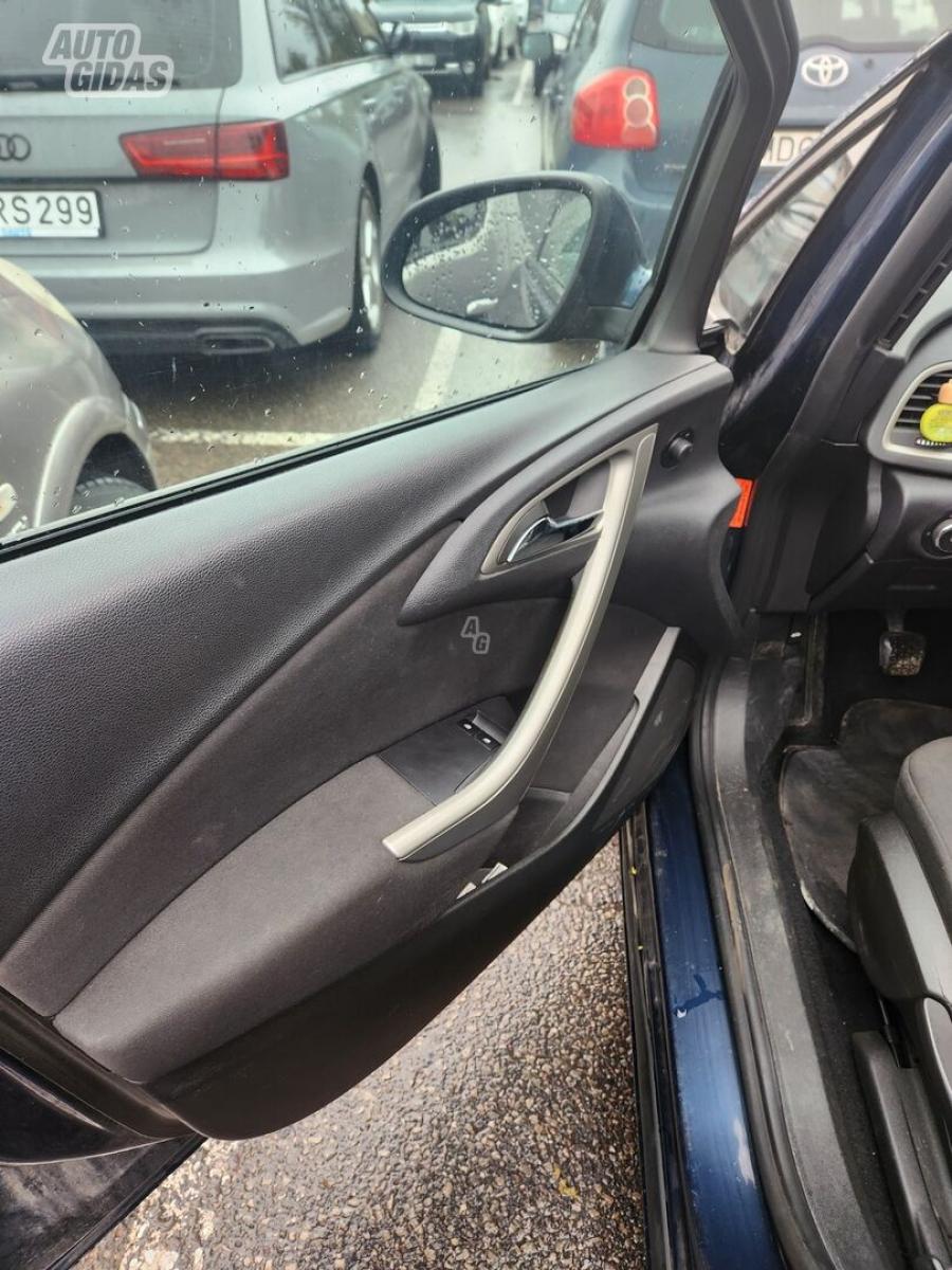 Opel Astra 2011 in Kaunas, with an engine capacity of 1.30 L and mileage of 246 thousand km for 3000 €, photo 8 on AUTOMOTO.COM.LV