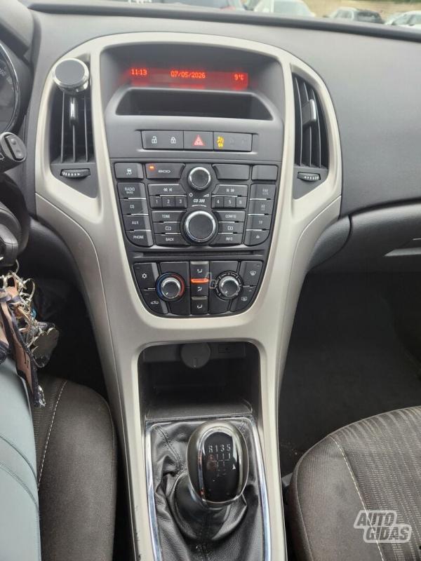 Opel Astra 2011 in Kaunas, with an engine capacity of 1.30 L and mileage of 246 thousand km for 3000 €, photo 9 on AUTOMOTO.COM.LV