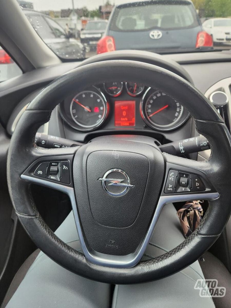 Opel Astra 2011 in Kaunas, with an engine capacity of 1.30 L and mileage of 246 thousand km for 3000 €, photo 11 on AUTOMOTO.COM.LV