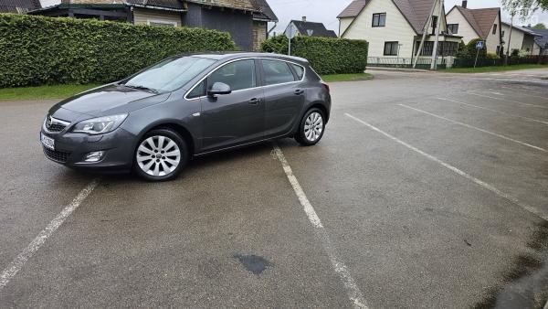Opel Astra 2011 in Kazlu Ruda, with an engine capacity of 1.70 L and mileage of 250 thousand km for 3100 €, photo 1 on AUTOMOTO.COM.LV
