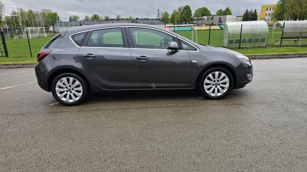 Opel Astra 2011 in Kazlu Ruda, with an engine capacity of 1.70 L and mileage of 250 thousand km for 3100 €, photo 6 on AUTOMOTO.COM.LV