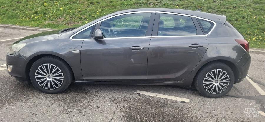 Opel Astra 2011 in Vilnius, with an engine capacity of 1.70 L and mileage of 289 thousand km for 2450 €, photo 6 on AUTOMOTO.COM.LV