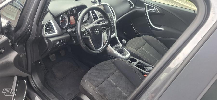 Opel Astra 2011 in Vilnius, with an engine capacity of 1.70 L and mileage of 289 thousand km for 2450 €, photo 10 on AUTOMOTO.COM.LV