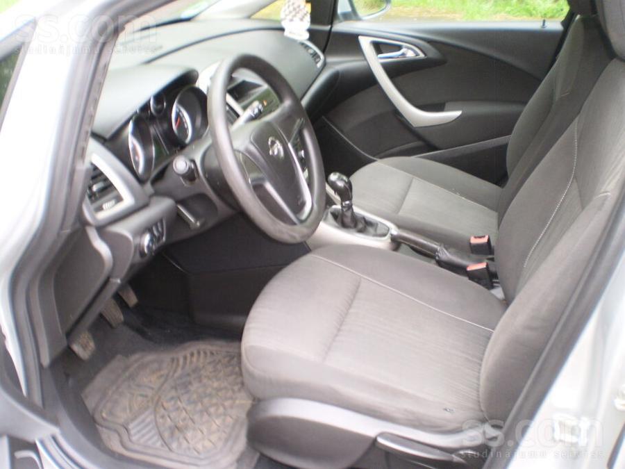 Opel Astra 2011 in Daugavpils, with an engine capacity of 1.70 L and mileage of 314 thousand km for 2180 €, photo 12 on AUTOMOTO.COM.LV