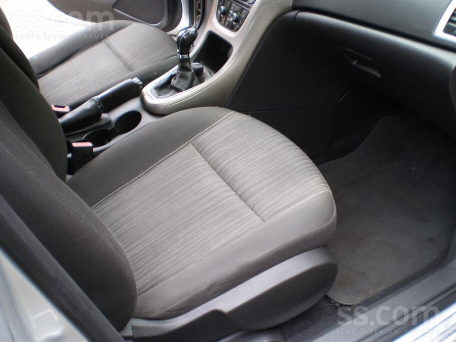Opel Astra 2011 in Daugavpils, with an engine capacity of 1.70 L and mileage of 314 thousand km for 2180 €, photo 18 on AUTOMOTO.COM.LV