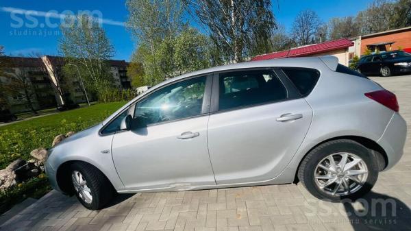 Opel Astra 2011 Valmiera, ar dzinēja tilpumu 1.30 L un nobraukumu 200 tūkst. km par 2550 €, foto 2 vietnē AUTOMOTO.COM.LV