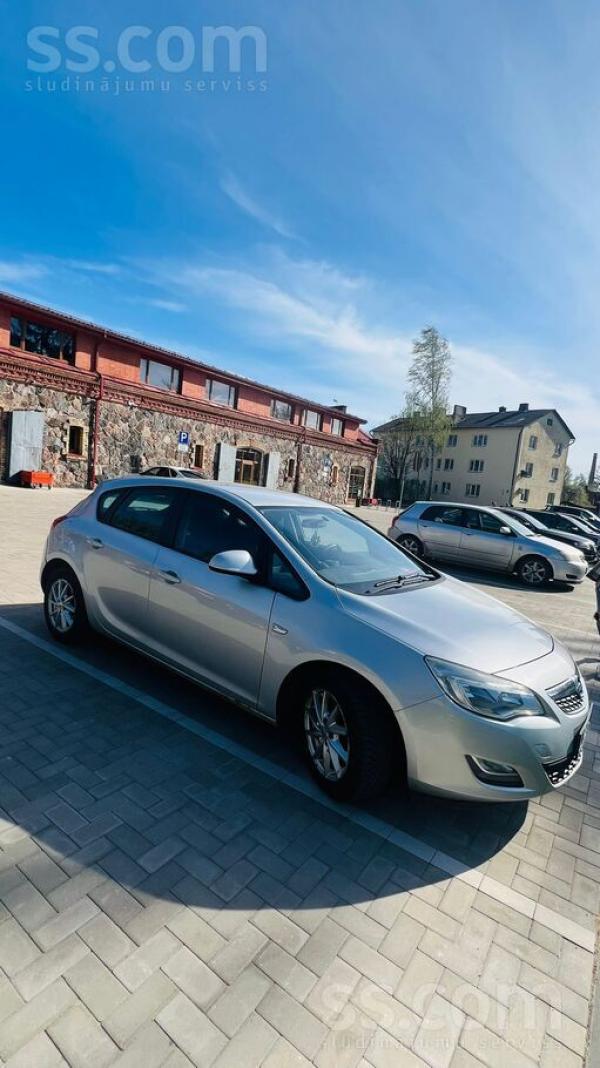 Opel Astra 2011 Valmiera, ar dzinēja tilpumu 1.30 L un nobraukumu 200 tūkst. km par 2550 €, foto 5 vietnē AUTOMOTO.COM.LV