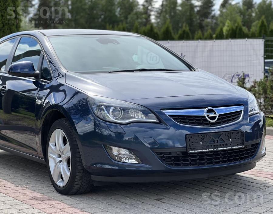 Opel Astra 2011 Cēsis, ar dzinēja tilpumu 1.40 L un nobraukumu 220 tūkst. km par 4800 €, foto 1 vietnē AUTOMOTO.COM.LV