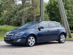Opel Astra 2011 Cēsis, ar dzinēja tilpumu 1.40 L un nobraukumu 220 tūkst. km par 4800 €, foto 3 vietnē AUTOMOTO.COM.LV