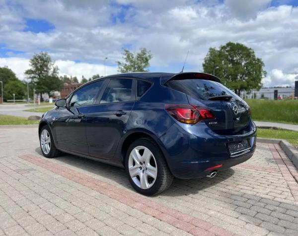 Opel Astra 2011 Cēsis, ar dzinēja tilpumu 1.40 L un nobraukumu 220 tūkst. km par 4800 €, foto 5 vietnē AUTOMOTO.COM.LV