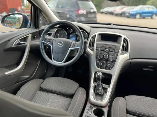Opel Astra 2011 Cēsis, ar dzinēja tilpumu 1.40 L un nobraukumu 220 tūkst. km par 4800 €, foto 8 vietnē AUTOMOTO.COM.LV
