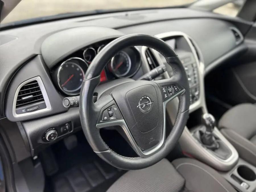 Opel Astra 2011 Cēsis, ar dzinēja tilpumu 1.40 L un nobraukumu 220 tūkst. km par 4800 €, foto 11 vietnē AUTOMOTO.COM.LV