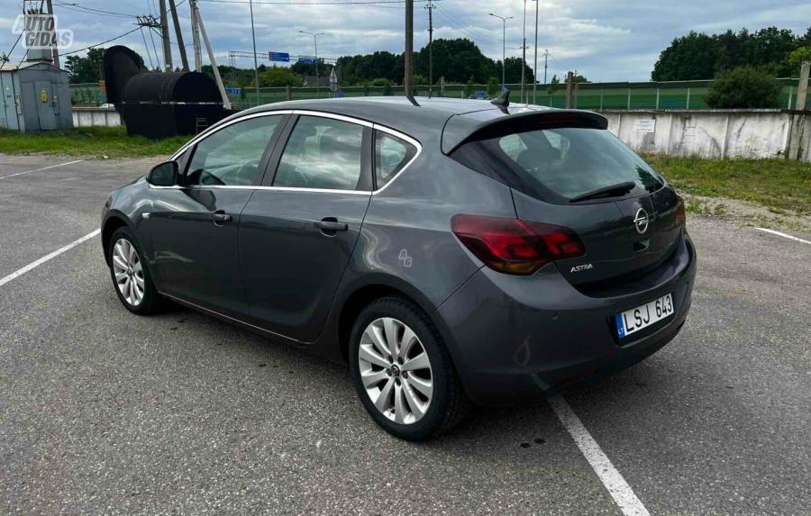 Opel Astra 2011 in Vilnius, with an engine capacity of 1.20 L and mileage of 0 thousand km for 1300 €, photo 3 on AUTOMOTO.COM.LV