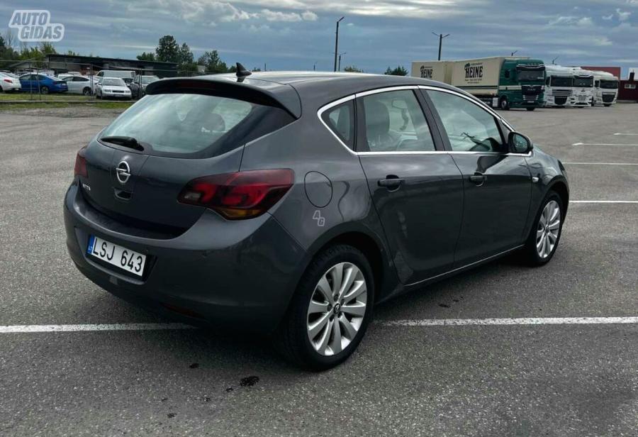 Opel Astra 2011 in Vilnius, with an engine capacity of 1.20 L and mileage of 0 thousand km for 1300 €, photo 4 on AUTOMOTO.COM.LV