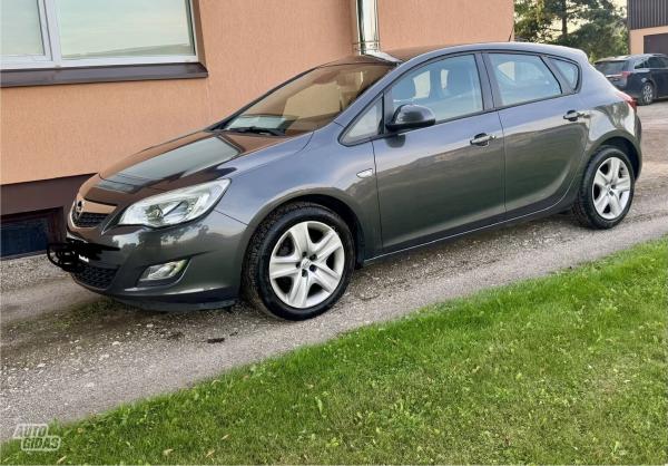 Opel Astra 2011 Raseiniai, ar dzinēja tilpumu 1.40 L un nobraukumu 215 tūkst. km par 1600 €, foto 3 vietnē AUTOMOTO.COM.LV