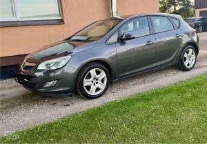 Opel Astra 2011 in Raseiniai, with an engine capacity of 1.40 L and mileage of 215 thousand km for 1600 €, photo 3 on AUTOMOTO.COM.LV