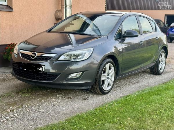 Opel Astra 2011 Raseiniai, ar dzinēja tilpumu 1.40 L un nobraukumu 215 tūkst. km par 1600 €, foto 4 vietnē AUTOMOTO.COM.LV
