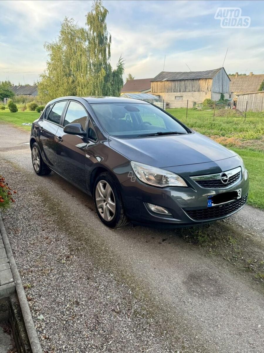 Opel Astra 2011 in Raseiniai, with an engine capacity of 1.40 L and mileage of 215 thousand km for 1600 €, photo 6 on AUTOMOTO.COM.LV