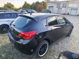 Opel Astra 2011 in Marijampole, with an engine capacity of 1.60 L and mileage of 284 thousand km for 1550 €, photo 4 on AUTOMOTO.COM.LV