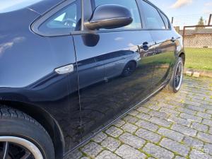 Opel Astra 2011 in Marijampole, with an engine capacity of 1.60 L and mileage of 284 thousand km for 1550 €, photo 7 on AUTOMOTO.COM.LV