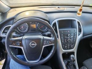 Opel Astra 2011 in Marijampole, with an engine capacity of 1.60 L and mileage of 284 thousand km for 1550 €, photo 9 on AUTOMOTO.COM.LV