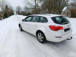 Opel Astra 2012 in Ukmerge, with an engine capacity of 1.30 L and mileage of 155 thousand km for 1150 €, photo 4 on AUTOMOTO.COM.LV