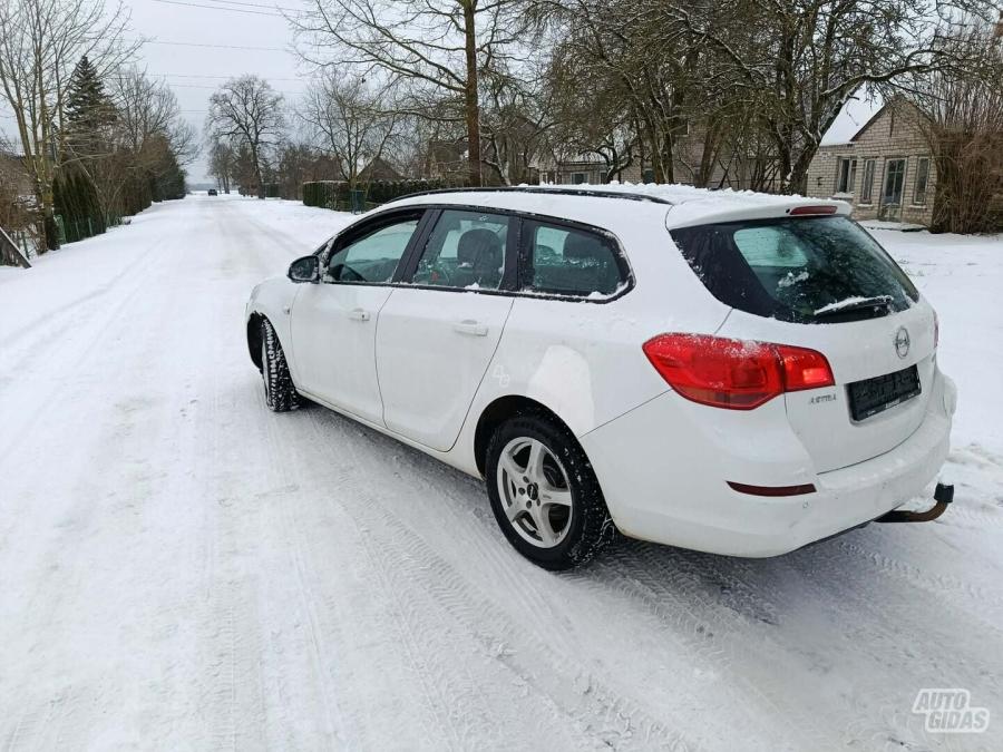Opel Astra 2012 in Ukmerge, with an engine capacity of 1.30 L and mileage of 155 thousand km for 1150 €, photo 4 on AUTOMOTO.COM.LV
