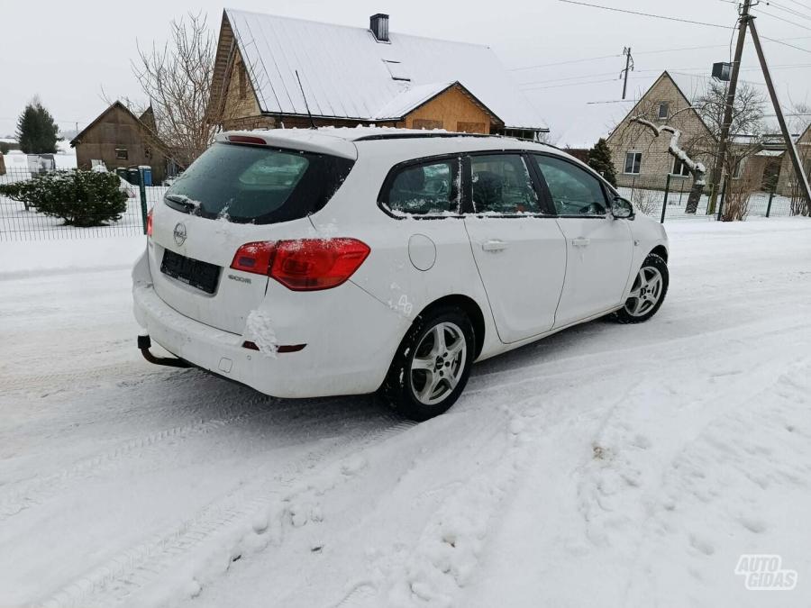 Opel Astra 2012 in Ukmerge, with an engine capacity of 1.30 L and mileage of 155 thousand km for 1150 €, photo 5 on AUTOMOTO.COM.LV