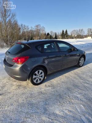 Opel Astra 2012 Kelmė, ar dzinēja tilpumu 1.70 L un nobraukumu 240 tūkst. km par 2600 €, foto 4 vietnē AUTOMOTO.COM.LV