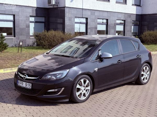 Opel Astra 2012 in Vilnius, with an engine capacity of 2.00 L and mileage of 250 thousand km for 2800 €, photo 1 on AUTOMOTO.COM.LV