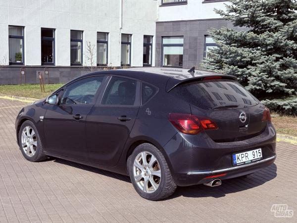 Opel Astra 2012 in Vilnius, with an engine capacity of 2.00 L and mileage of 250 thousand km for 2800 €, photo 3 on AUTOMOTO.COM.LV