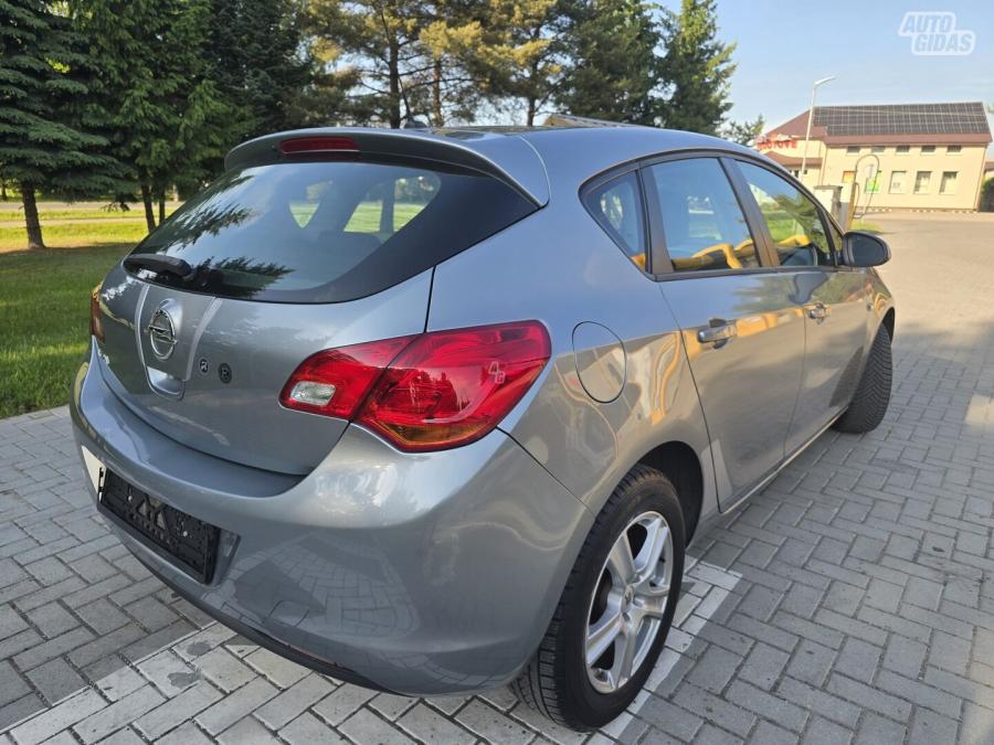 Opel Astra 2012 in Jurbarkas, with an engine capacity of 1.60 L and mileage of 188 thousand km for 3650 €, photo 5 on AUTOMOTO.COM.LV
